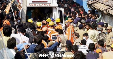 불의 고리 인도네시아 규모 65 지진 사망자 102명 기록