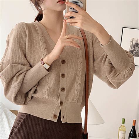 크롭아방핏고퀄 Premium 캐시꽈배기벌룬가디건 에이블리