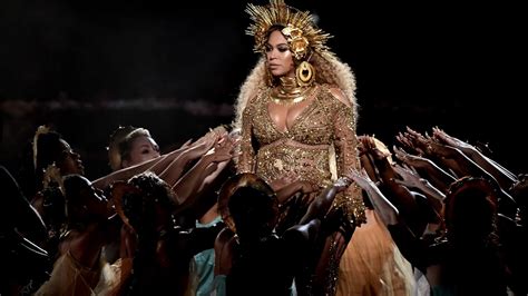 Grammys 2017 Watch Beyoncés Dazzling Performance Vox