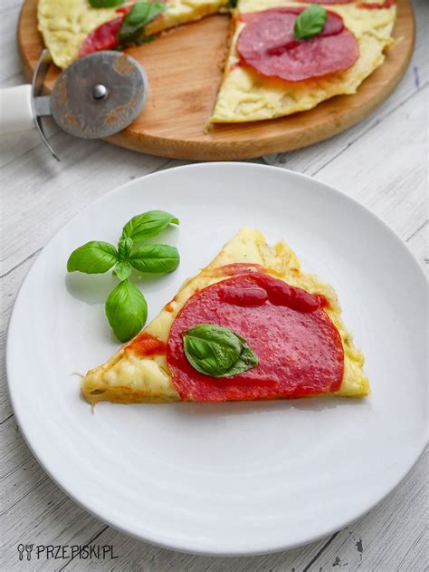Szybka pizza z patelni bez drożdży