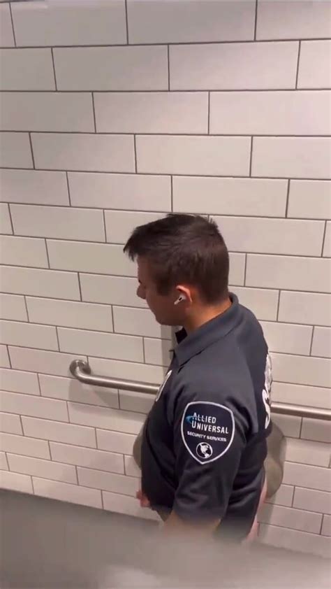 Security Guard Caught Jacking Pt1 En Anglais