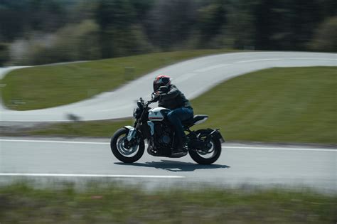 Triumph Trident Einsteiger Naked Vergleich