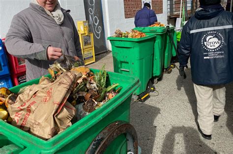 Nyc S Community Composting Cuts Are Putting Its Curbside Plan At Risk