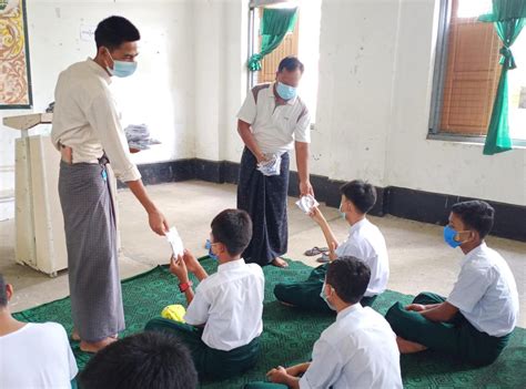 ကျောက်ဖြူမြို့နယ်၌ ကိုဗစ် ၁၉ ရောဂါကြိုတင်ကာကွယ်နိုင်ရန် ပါးစပ်နှာခေါင်းစည်း Mask များ အခမဲ့ဖြန့