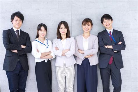 日여성 정규직 수 21년 만에 비정규직 앞질러젊은 여성 취업 활발 아주경제