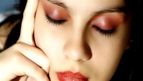 Alluring Tips To Make Your Skin Glow
