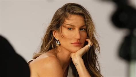 Gisele Bündchen Made A Splash By Showing Off Her Toned Figսre In A