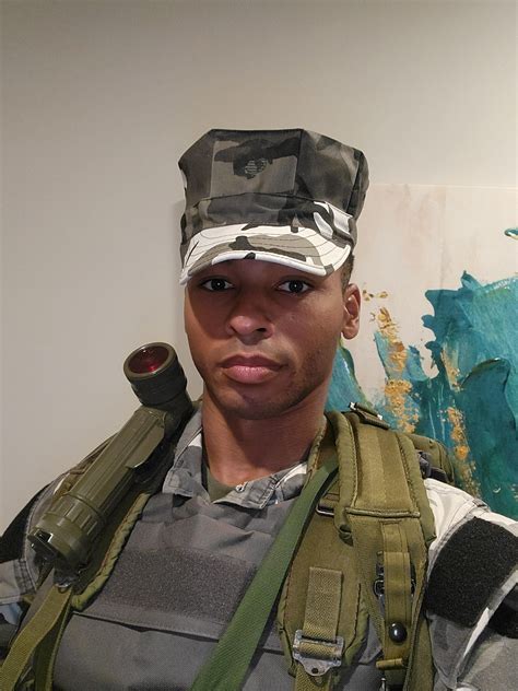 Hecu Marine With Correct Headgear Us Marines Dont Wear Berets Thats
