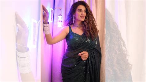 Bhojpuri Diva Akshara Singh Stuns In Green Shimmery Outfit We Are Sweating
