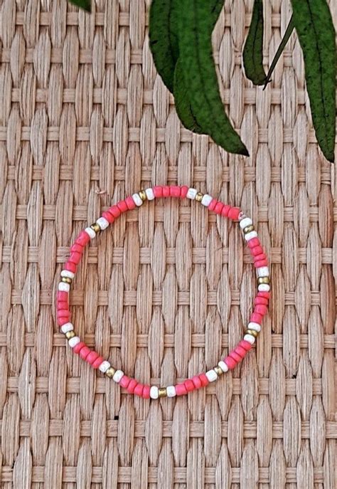 Pin By Lyanne Noorderijk On Armbandjes Maken Small Bead Bracelet