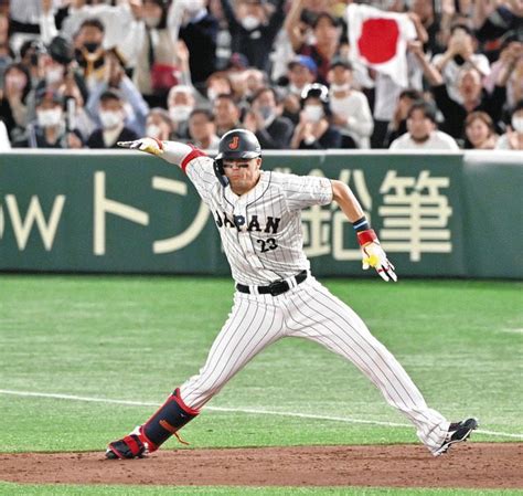 ヌートバー神プレー！！ 中前へのフライに激走ダイビングキャッチ 大谷翔平も頭かかえて歓喜【侍ジャパンwbc】：中日スポーツ・東京中日スポーツ