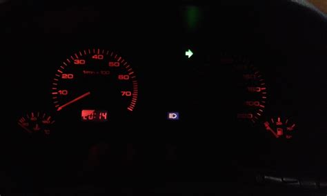 ремонт подсветки приборной панели — Audi 80 B4 2 л 1994 года