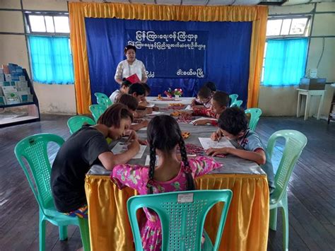 ဝါးခယ်မမြို့နယ် လူထုအခြေပြုဗဟိုဌာန Community Centre ခန်းမတွင် ဆေးရောင်ခြယ်ပြိုင်ပွဲကျင်းပ