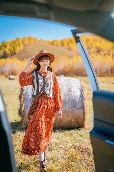 内蒙古 秋天去呼伦贝尔怎能不和草垛拍照呢？草垛片 花瓣网