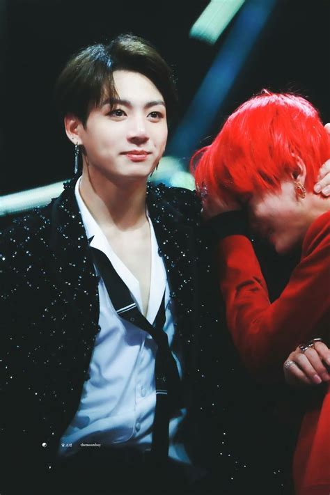 Pin De Dave Br En BTS Oppas Kim Taehyung Jeon Jungkook