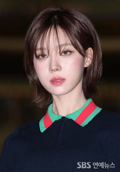 E포토 에스파 윈터 클로즈업을 부르는 미모