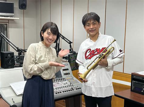 広島fm「赤ヘルすくらっぷ」出演でした！ 廣瀬コーチの奥様であるdj廣瀬桃子さんとの愉快なトークと、そしてスタジオでの演奏も🎺 番組ホーム