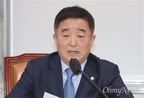 강득구 더불어민주당 의원이 9일 서울 여의도 국회에서 오마이포토