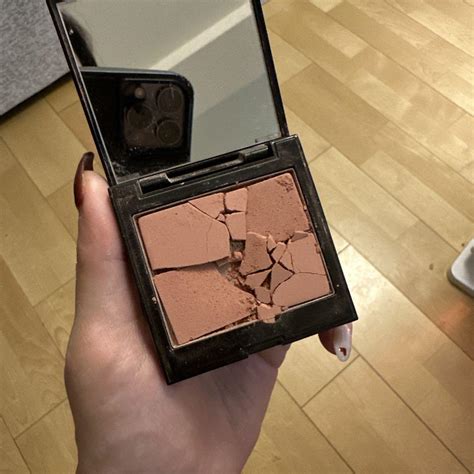 ローラメルシエ チーク チャイ メルカリ