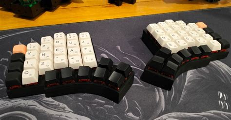 Elora Wireless Split Keyboard Handwired Par Molten Téléchargez Gratuitement Un Modèle Stl