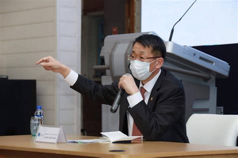 Л Энх Амгалан Эрдэм шинжилгээний ажилтны цалин бага байхад шинжлэх ухааныг хөгжүүлнэ гэж ярихгүй