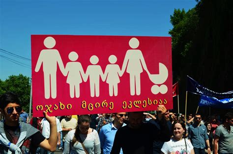 პიროვნების სწორად ჩამოყალიბება დამოკიდებულია ოჯახში აღზრდაზე ილია Ii