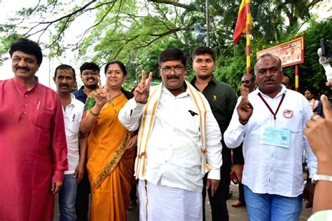Bengaluru Bjp Mla Gopalaiah Shows Victory Sign As Celebrates His Win