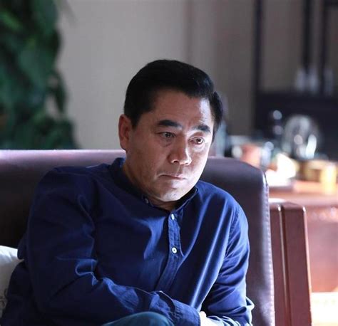 61歲陳寶國一家近照，與教授賢妻相愛40年，高帥兒子婚姻為謎 每日頭條