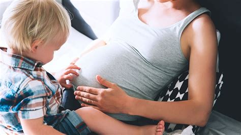 آموزش مسائل جنسی به کودکان ؛ چگونه بچه دار شدن را به فرزندمان توضیح