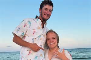 Who Is Elizabeth Johnstons Husband All About Brice Bolden