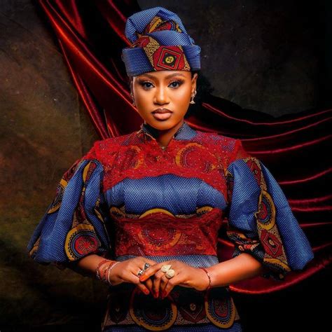 Momee Gombe Official