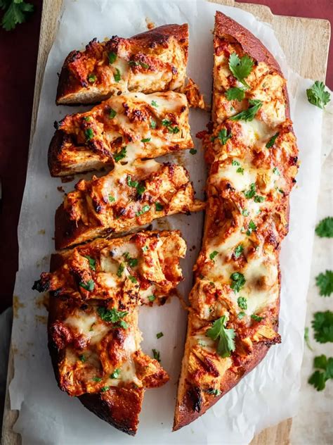 Irresistible Cheesy Tandoori Chicken Garlic Bread Recipe