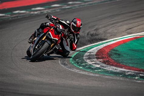 Ducati Streetfighter V Supermoto