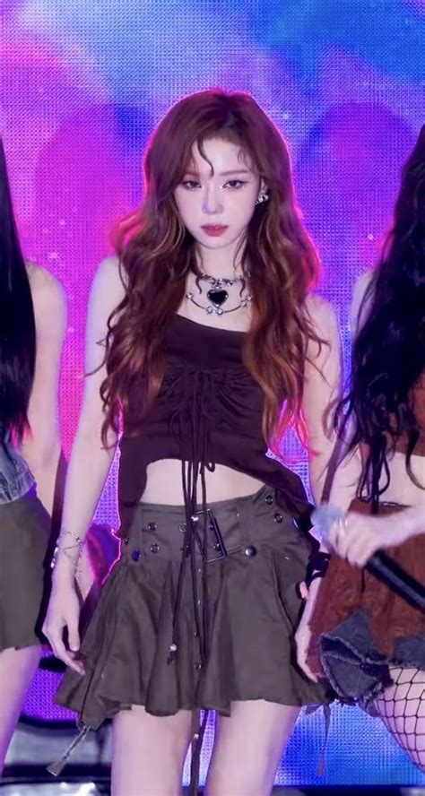 [잡담] 윈터 진짜 개말랐고 하얗고 예쁘다 인스티즈 Instiz 연예 카테고리