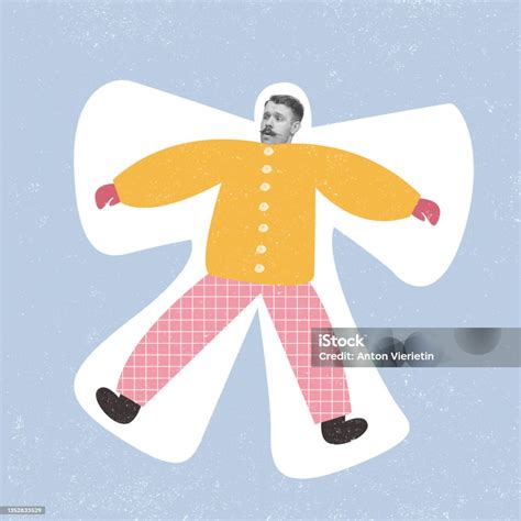 파란색 배경 위에 고립 된 따뜻한 노란색 다운 패딩 코트를 입은 남자의 현대 미술 콜라주 겨울 시즌의 컨셉 12월에 대한 스톡 사진 및 기타 이미지 Istock