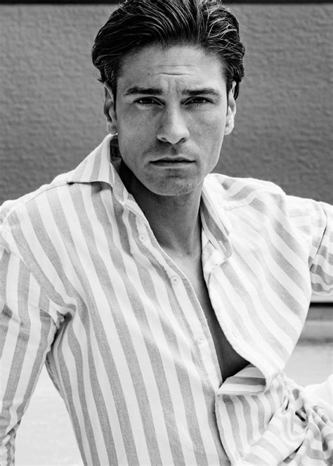 Maurice W The Model Booker