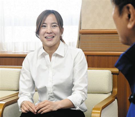 「初の五輪。金メダル持ち帰る」 なでしこ・北川選手 意欲 県庁で知事と懇談47news（よんななニュース）