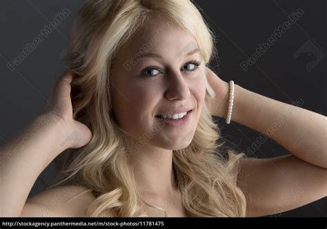 Porträt blonde Mädchen Lizenzfreies Bild 11781475 Bildagentur