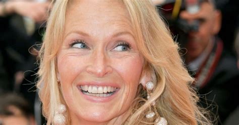 Estelle Lefébure Jambes Nues Sans Pantalon La Mannequin De 57 Ans