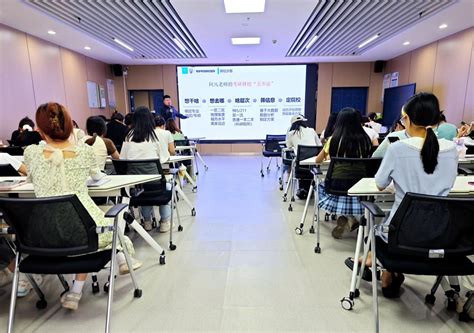 【缤纷学苑】“研”途指引 助梦启航——马克思主义学院举办考研公益讲座 长江大学马克思主义学院