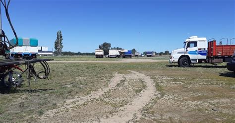 Transportistas Cortan La Autopista Buenos Aires Rosario Y Otros Puntos