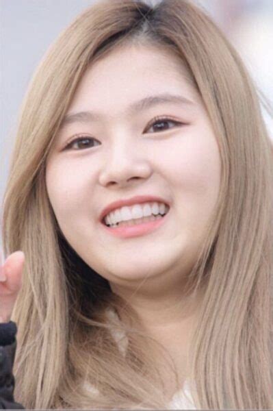 【画像40枚】twiceサナの整形費用はたったの23万円？2020年までに小鼻縮小術で整形済？顔の変化を無加工写真で徹底検証！ 自分目線