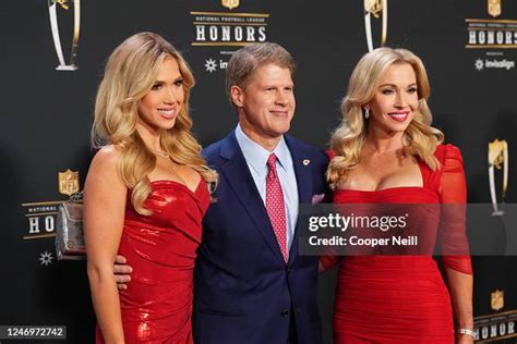 Gracie Hunt Clark Hunt And Tavia Shackles Pose For A Photo On The