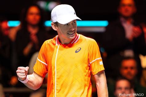 A lesão de Jack DRAPER dá a Alex DE MINAUR um lugar na final do Open do