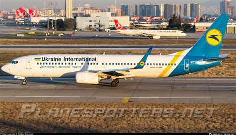 UR UIC Ukraine International Airlines Boeing 737 8KV WL Photo By