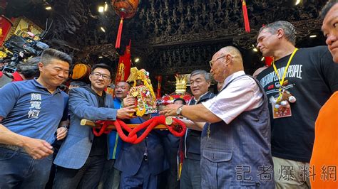 江啟臣率8國使節參觀大甲媽上轎典禮 外國使節大呼amazing！