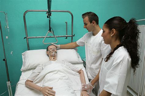 Técnico FP Grado Medio Cuidados Auxiliares Enfermería Sevilla