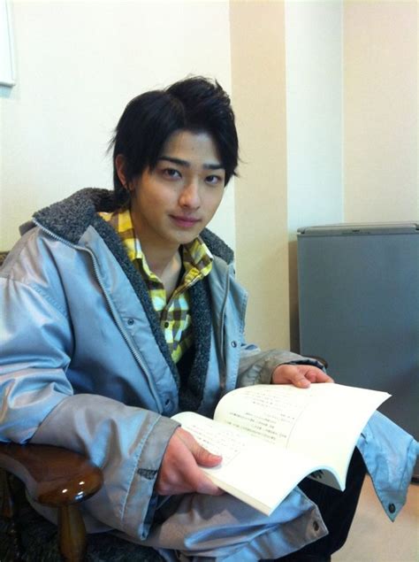 お久しぶりです！！横浜流星です今日は、仮面ライダーフォーゼの撮影でした！ 皆さん見てくれましたか？感想聞かせて下さい（）今回のebidan