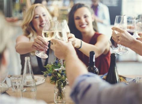 結婚式二次会の後の三次会、やる？やらない？事前の準備とは 2次会ウォッチ 結婚式二次会メディア