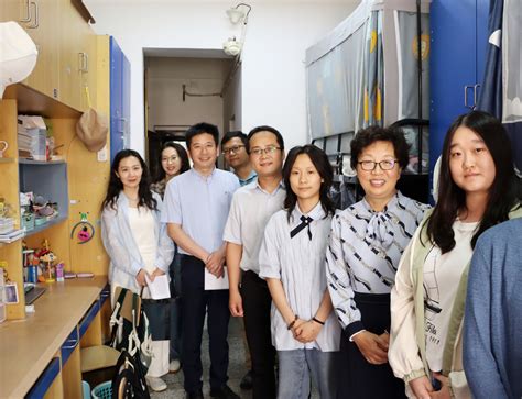 校党委副书记李梅英走访海洋技术与测绘学院毕业生宿舍 海洋技术与测绘学院